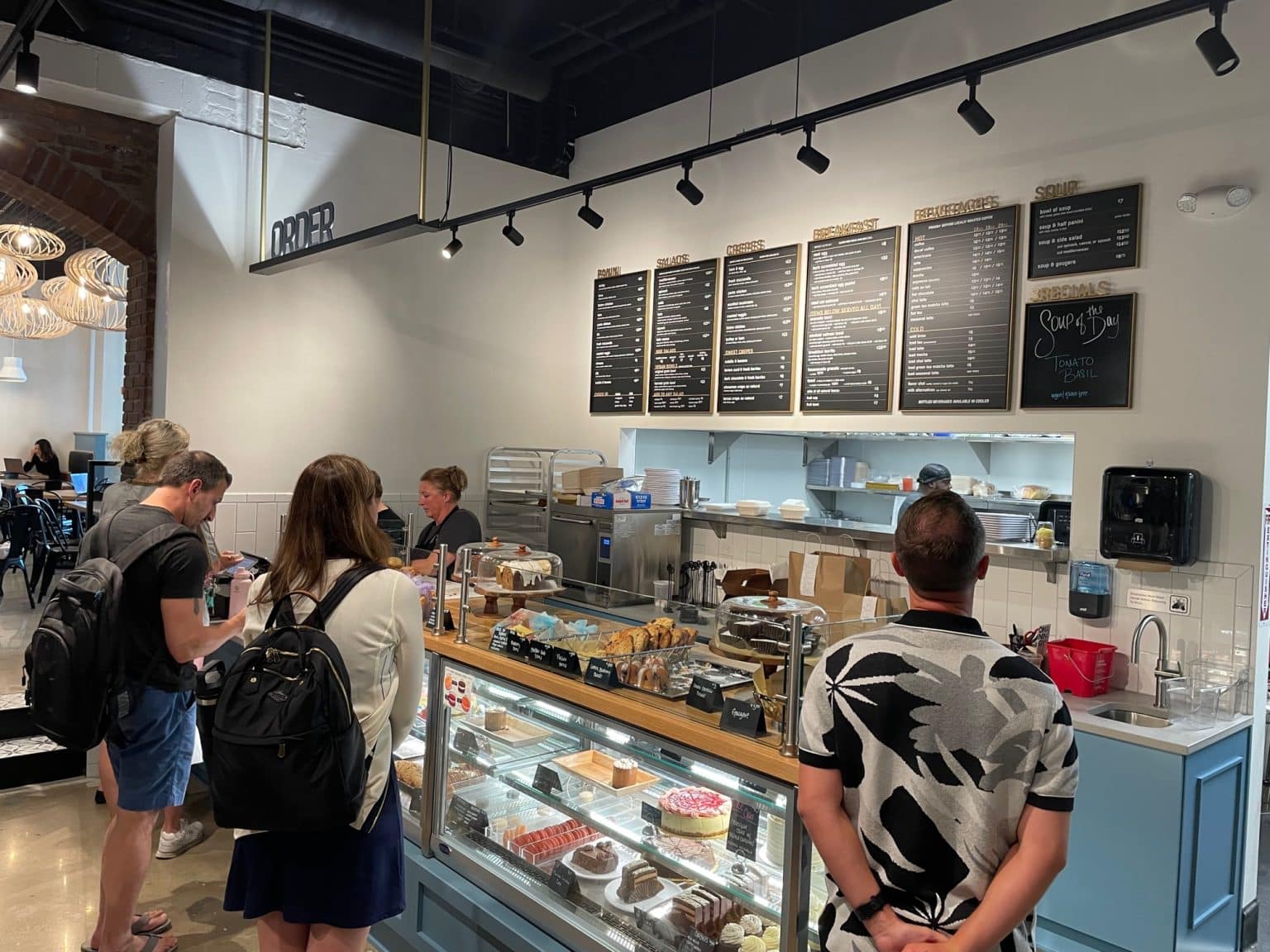 Luna Bakery and Cafe opens downtown, its third location – The Land