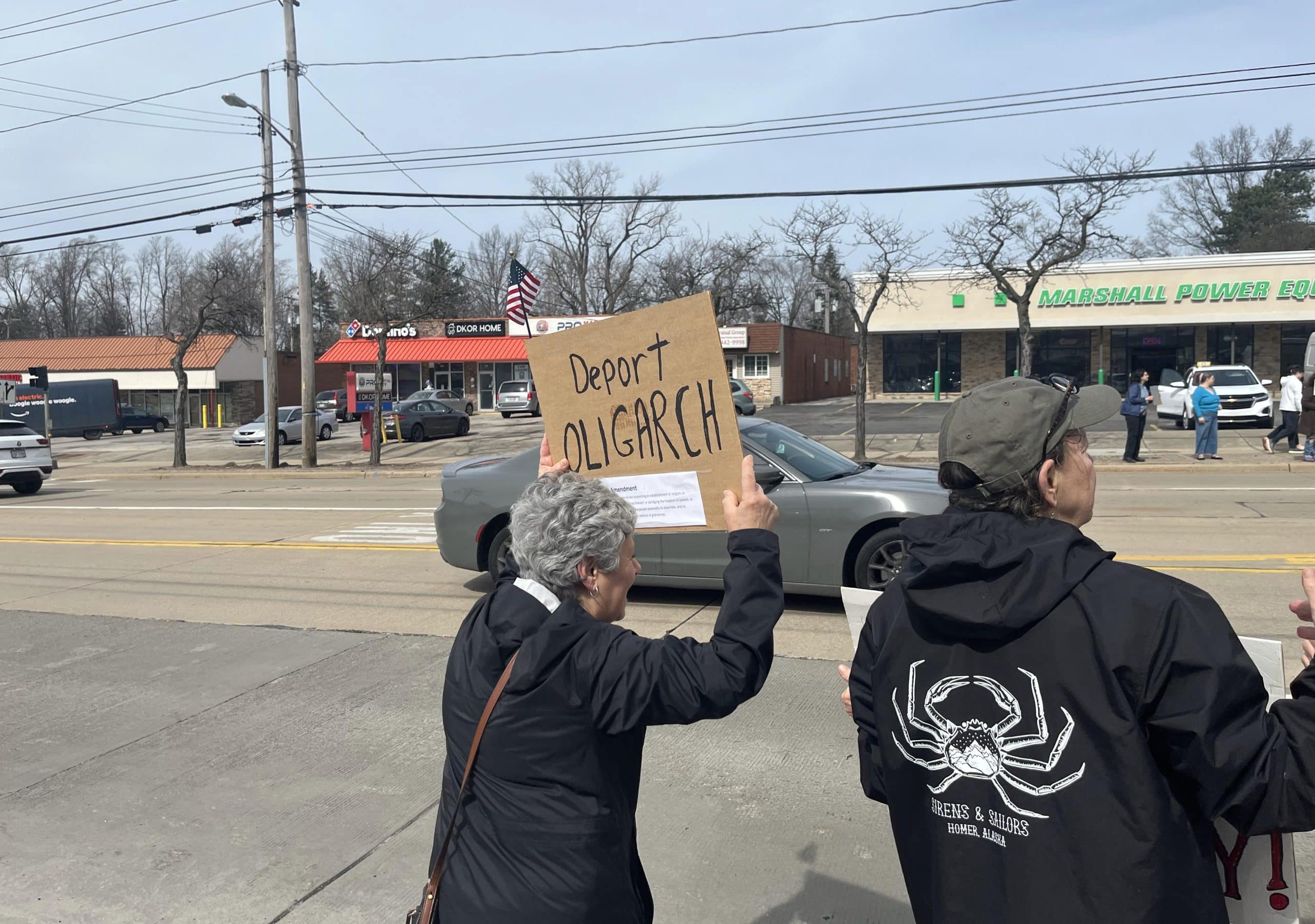 Inside a peaceful Tesla protest in Northeast Ohio [Photos] – The Land